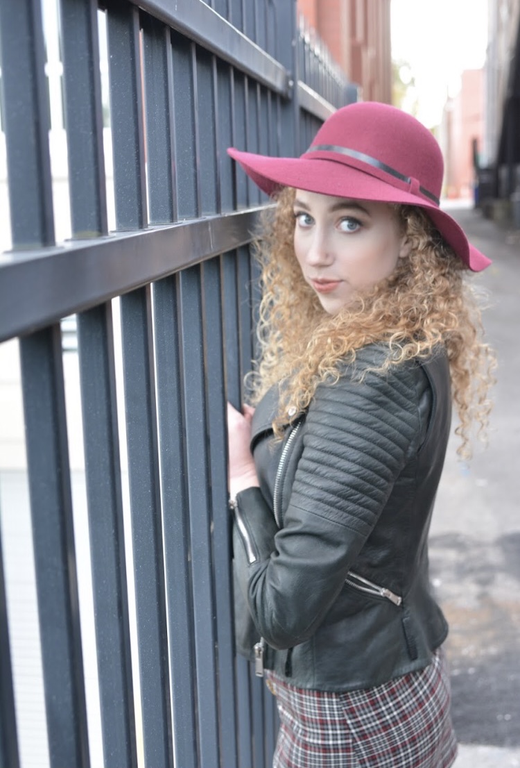 Brooke Elizabeth Sanders • Maestra