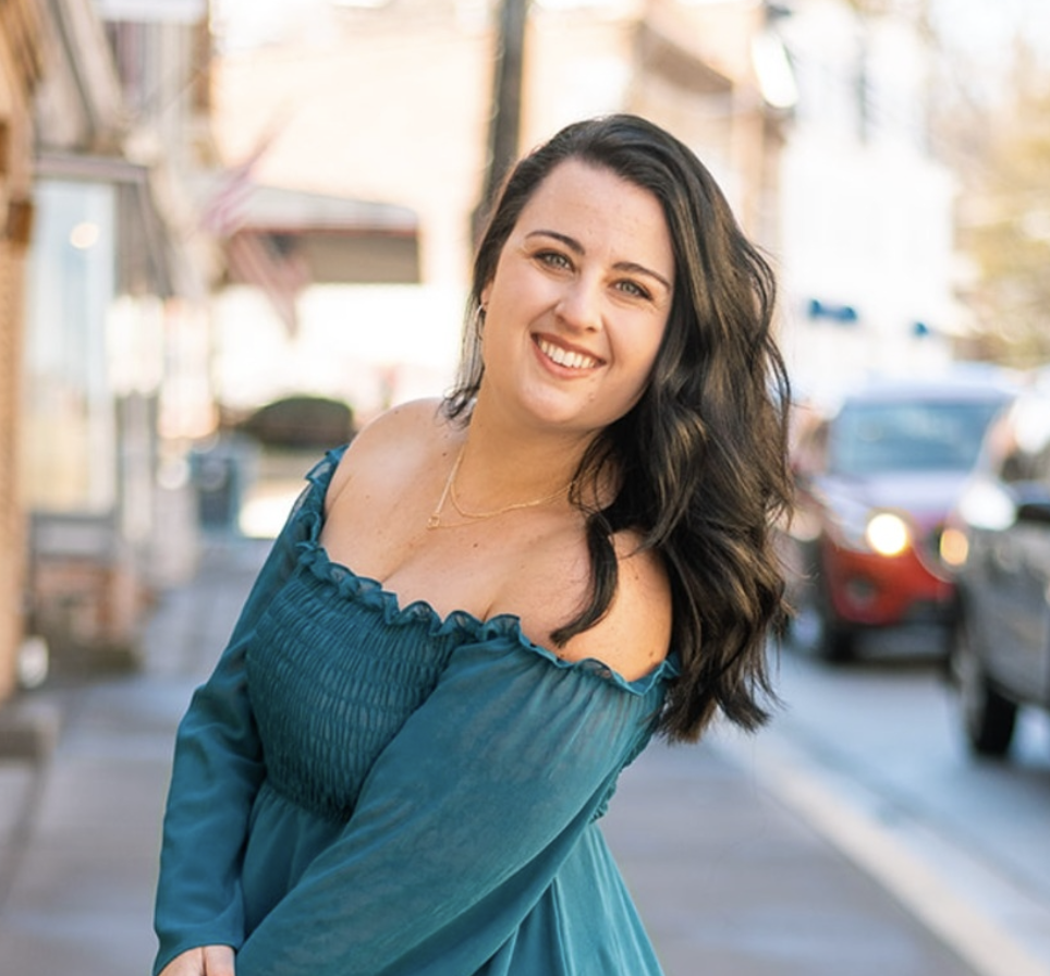 Rachel Elizabeth Sandler • Maestra
